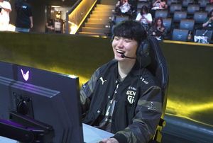 [LCK] 젠지, 라이벌 T1 51분만에 2-0 셧아웃 압도(종합) - OSEN