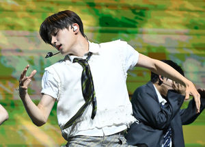 [사진]이븐 박한빈,'심취' - OSEN