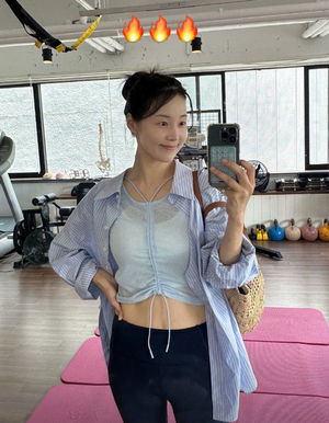 한지혜, '15kg 감량' 쉽게 된 것 아냐…♥검사 남편도 깜짝 놀랄 복근! - OSEN