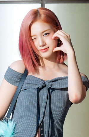 [사진]스테이씨 재이,'CG미모 뽐내며 윙크' - OSEN