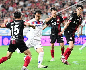 [사진]수원FC 지동원, '동점골 원해' - OSEN