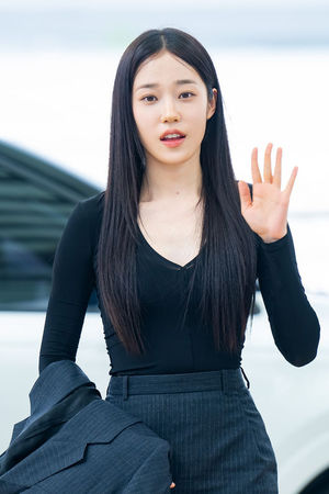 [사진]노윤서,'여신의 손인사' - OSEN