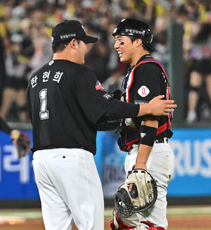 [사진] 활짝 웃는 손성빈과 한현희 - OSEN