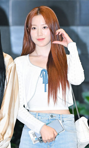 [사진](여자)아이들 슈화,'볼하트도 귀엽게' - OSEN