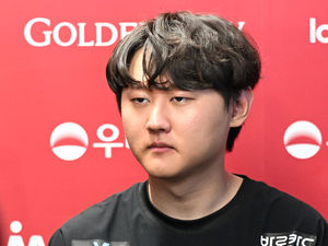 [사진]KT '표식' 홍창현,'T1에 승리 기뻐' - OSEN