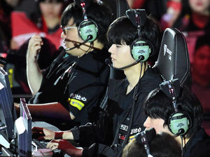 [Oh!쎈 롤챔스] 역대 2번째 LCK 800전 달성…베테랑 ‘데프트’ 김혁규의 여전한 ‘중꺾마’ 정신 - OSEN