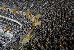 [사진]KBO리그 역대 최초 전반기 600만 관중 - OSEN