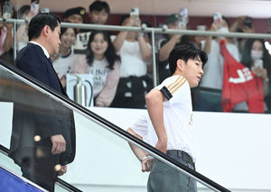 [사진]손흥민,'캡틴 SON 등장' - OSEN