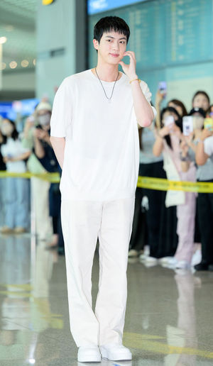 [사진]BTS 진,'달콤한 하트' - OSEN