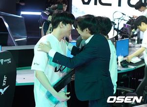 [LCK] DK, 디알엑스 2-0 완파 파죽의 4연승(종합) - OSEN