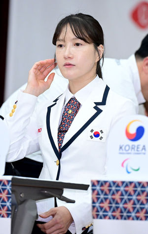 [사진]휠체어 펜싱 조은혜, '2024 파리 패럴림픽' 단복 입고 멋지게 - OSEN