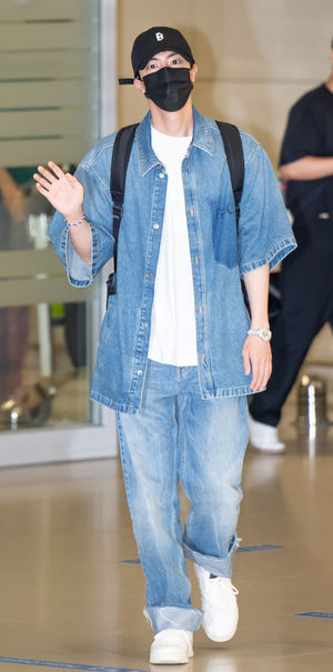 [사진]BTS 진,'불꽃 눈맞춤' - OSEN