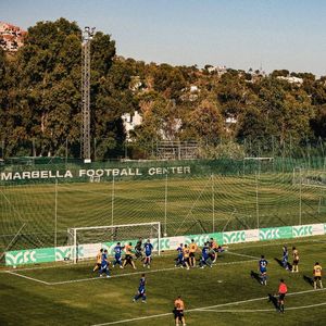 '재키 찬이라 불렀어' 코모 궤변에도 처벌은 불가...난감한 UEFA, "친선전은 징계 불가" - OSEN