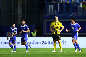 이거 맞아? 호기롭게 출항한 '샤힌호' BVB, 태국 클럽에 0-4 완패...주전 대거 출전에도 완패 수모 - OSEN