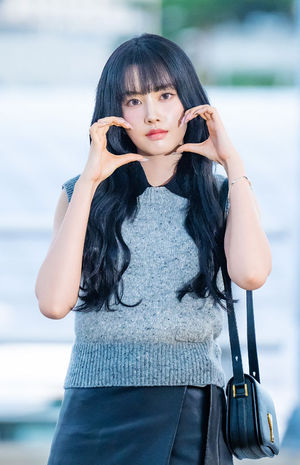 [사진]스테이씨 윤,'도도한 볼하트' - OSEN