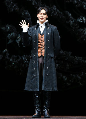 [사진]앙드레 이해준,'심쿵 손인사' - OSEN