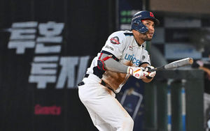 [사진] 2루타 레이예스, 격차 벌려보자 - OSEN