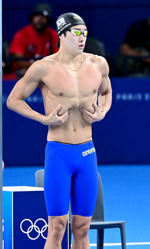 [사진]수영 김우민, '파리올림픽 자유형 400m 예선 앞두고 숨 고르고' - OSEN