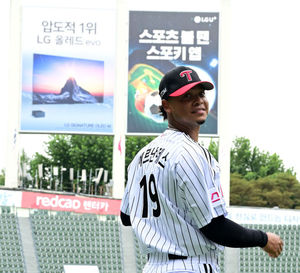 ‘불펜 피칭, 148km’ 켈리 대체자, ML 169승 투수를 따른다...“무슨 일이 일어날지 모른다. 항상 전력으로 던진다” - OSEN