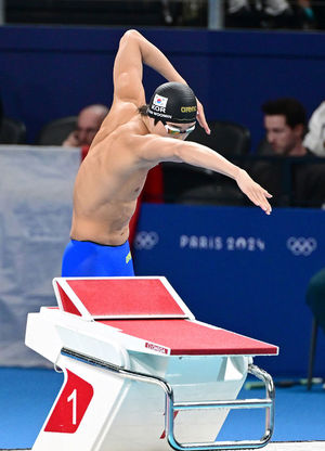 [사진]자유형 400m 동메달 김우민, '1번 레인 불리함 넘는다' - OSEN