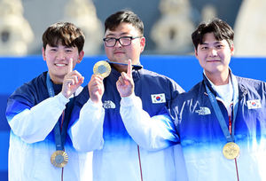 [포토]남자 양궁 김제덕-이우석-김우진, '우리는 대한민국 101번째 금메달 주인공' - OSEN