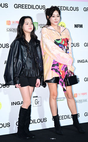 ‘80억 CEO’ 현영, 딸 국가대표 수영선수 되나..올림픽 직관→“김연아 母처럼 관리”[Oh!쎈 이슈] - OSEN