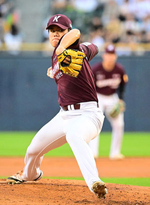 [7일 프리뷰] ‘2승 도전’ 김윤하, ‘4G 연속 10K+’ 앤더슨과 맞대결 - OSEN