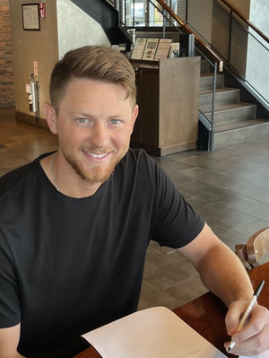 고민 또 고민 트레이드 포기, 1R 지명권 지키고 던진 승부수, 라우어 어깨에 V12 달렸다 - OSEN