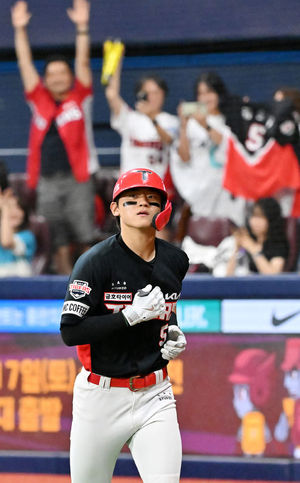 [사진]김도영,'역대 최연소 30-30, 위풍당당' - OSEN