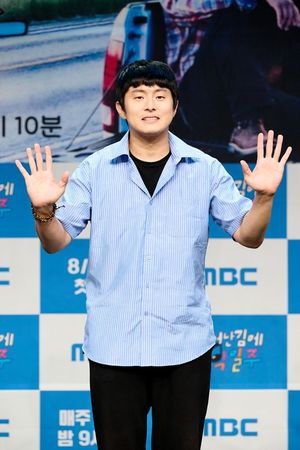 MIC 잡은 기안84, 웹툰·예능 이어 '음악일주'까지 톱10 찍나 [종합](Oh!쎈 현장) - OSEN