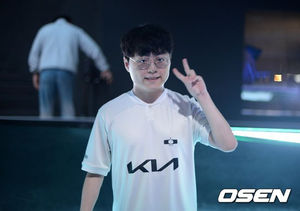 [LCK] 기세 탄 DK, 숙적 KT 2-0 제압 ‘라이벌전 완승’…T1 4위, KT 5위 확정 - OSEN