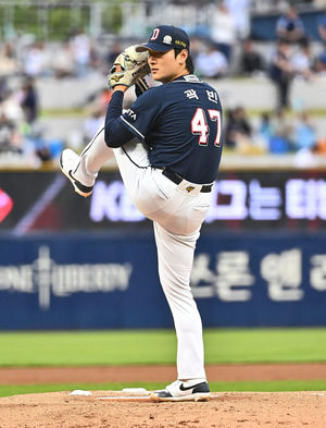 “더 던지겠습니다” 국민타자 교체 지시 거부 왜? 154km 국대 에이스, ‘책임감’ 의미를 되새기다 - OSEN