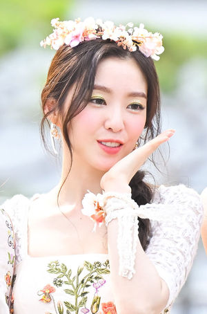 LG, 승리 기원 시구 진행…20일 파리올림픽 양궁 3관왕 임시현・21일 레드벨벳 아이린 시구 - OSEN