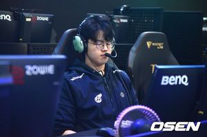 [EWC] ‘1치킨’ 광동, 배그 파이널 첫 날 3위…선두 TSM과 불과 2점 차 - OSEN