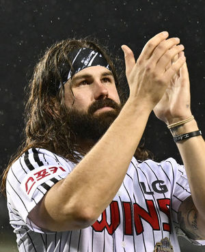 ‘LG 방출→ML 복귀 성공’ 잠실예수의 완벽한 빅리그 복귀전, 3이닝 퍼펙트 피칭→데뷔 첫 세이브 - OSEN