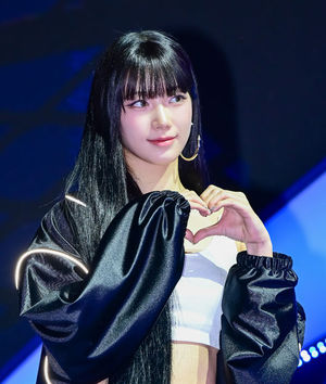 [사진]르세라핌 카즈하, '매혹적인 눈빛' - OSEN