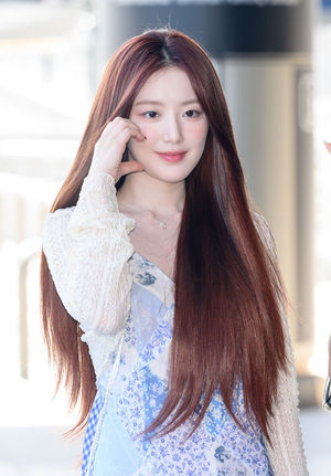 [사진](여자)아이들 슈화,'청순 하트' - OSEN