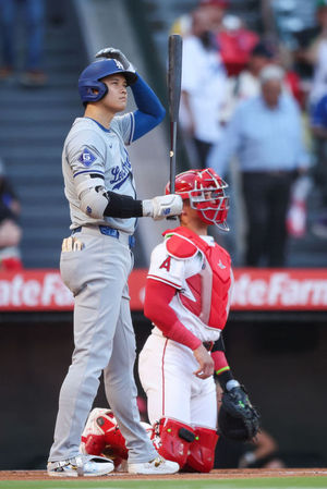 '친정 방문' 오타니가 야유를 받다니, 3루타 치고 옛 동료에게 맞을 뻔…베츠 분노의 스리런, 다저스 연장승 [LAD 리뷰] - OSEN