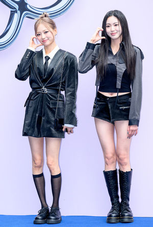 [사진]CLC 장예은-권은빈,'상큼 하트' - OSEN