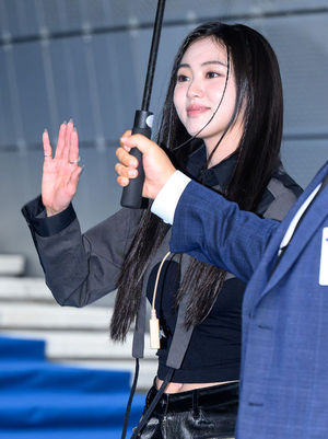 [사진]CLC 권은빈,'다정한 손인사' - OSEN