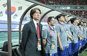 SON-LEE "한 마음으로 뛸 수 있게+감독님 믿는다"... 오만으로 출국한 홍명보호, '첫 승' 재도전 - OSEN