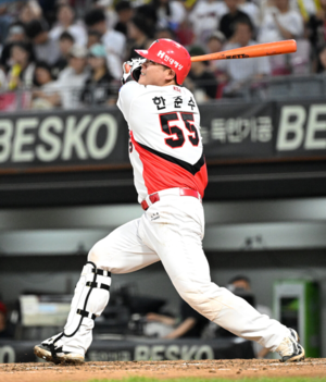 정교한 3할타, '첫 연타석포' 파워까지 UP, 수비도 일취월장, KIA 역사상 첫 대형포수 등장인가 - OSEN