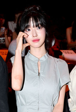 [사진]과즙세연, '서울패션위크에서 볼하트 인사 전하며' - OSEN