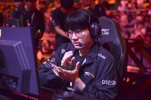 [LCK] ‘가자 8년만의 결승’…한화생명, T1에 결승 진출전 기선 제압 - OSEN