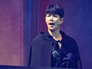 [사진]MJ,'조로의 노래' - OSEN