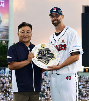 [사진]니퍼트, 리멤버 더 에이스 - OSEN