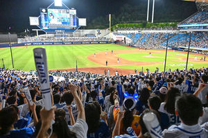 ‘스포츠를 넘어 문화로’ 2024 KBO 리그 1,000만 관중 돌파...TV/유무선 중계 누적 시청자 2억 5,000만 명 - OSEN