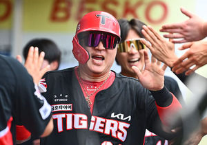 “3경기 연속 낮경기라서…” 우승 매직넘버2 KIA, 최형우 선발 제외-소크라테스 DH [오!쎈 수원] - OSEN