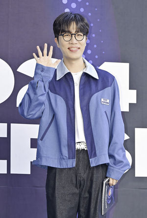 [사진]고영배,'블루카펫 MC예요' - OSEN