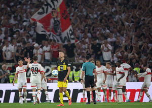 '주장-핵심 스트라이커 뺏었는데...' BVB, 슈투트가르트 원정서 1-5 참패 - OSEN